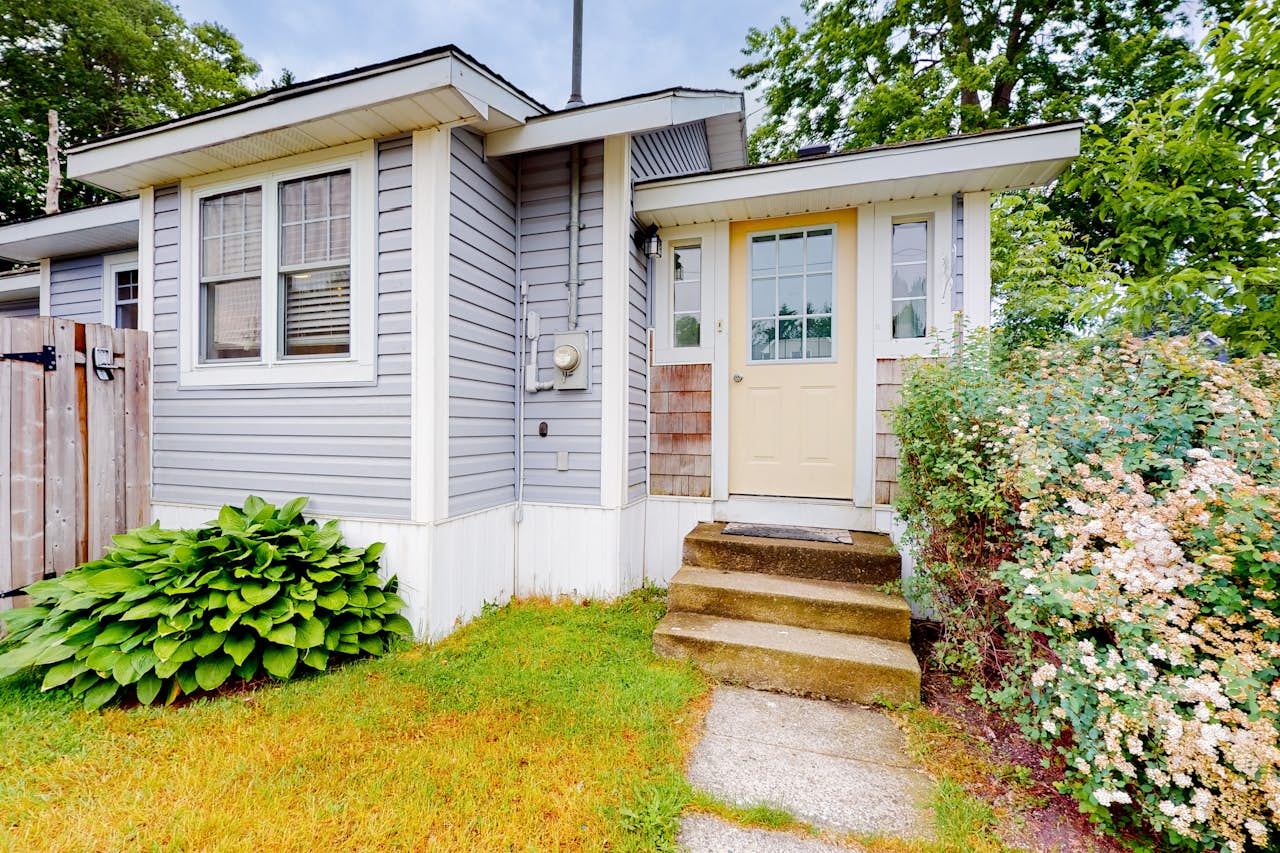 Mary Jane's Cottage | 2 Bed Crystal Beach, ON Cottage | Vacasa