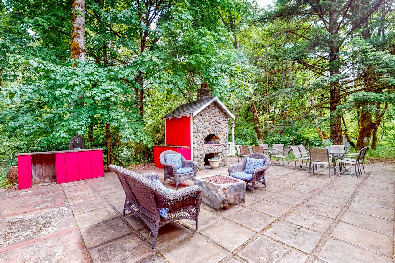 HomeSted Retreat | 3 Bed Dallas, OR Cottage | Vacasa