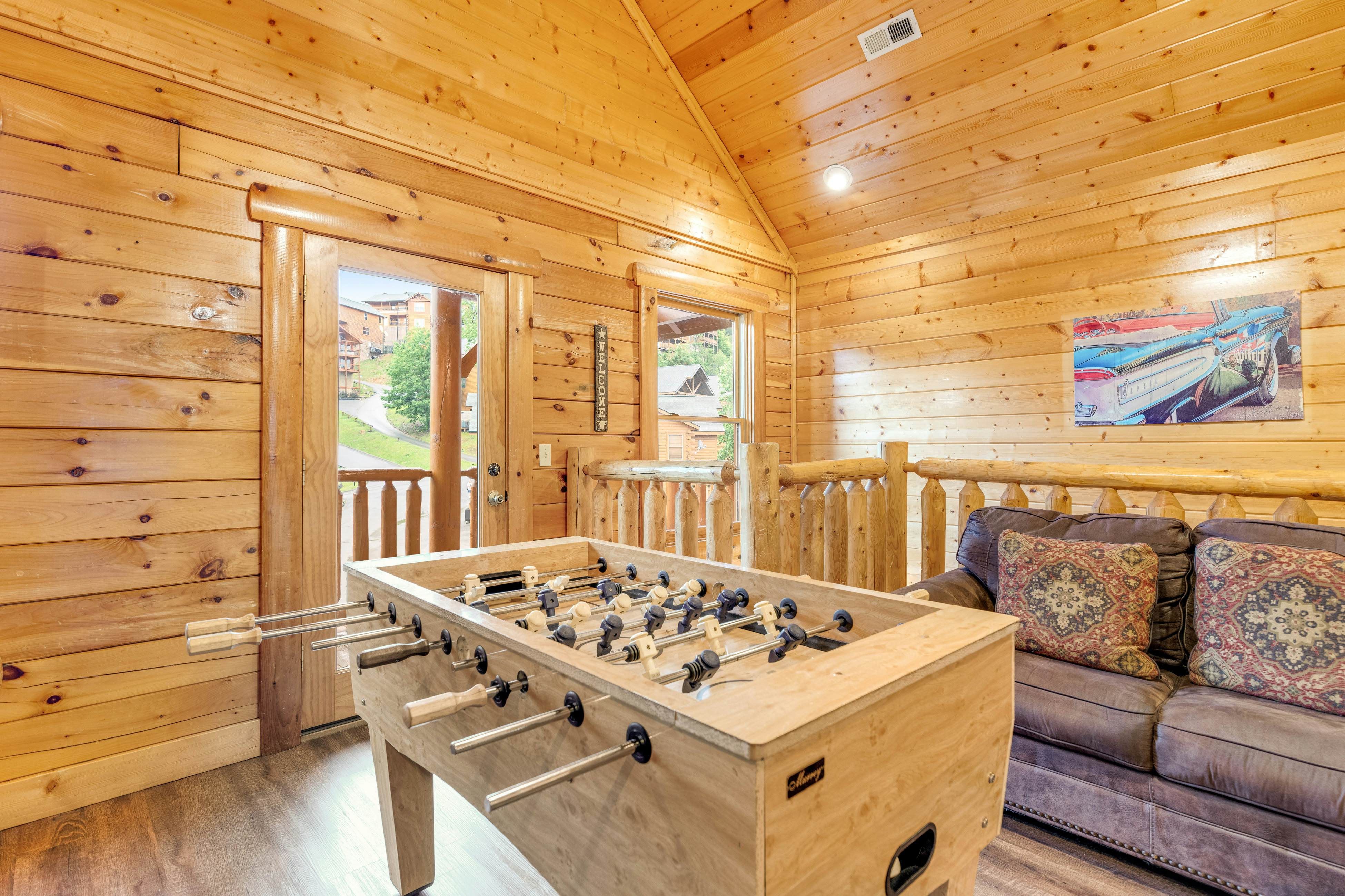 Black Bear Ridge Resort: Valhalla Manor | 12 BD Pigeon Forge, TN ...