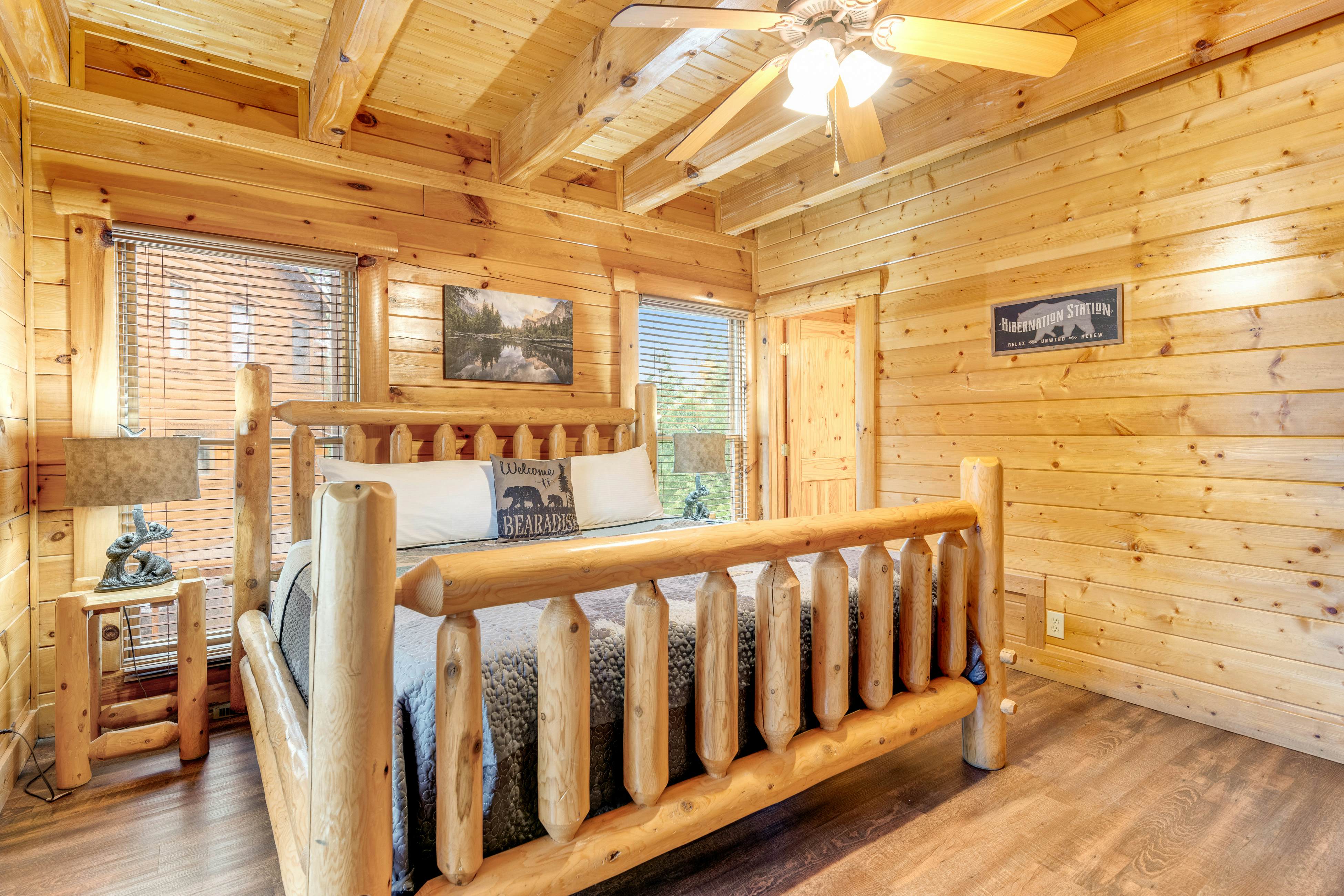 Black Bear Ridge Resort: Valhalla Manor | 12 BD Pigeon Forge, TN ...
