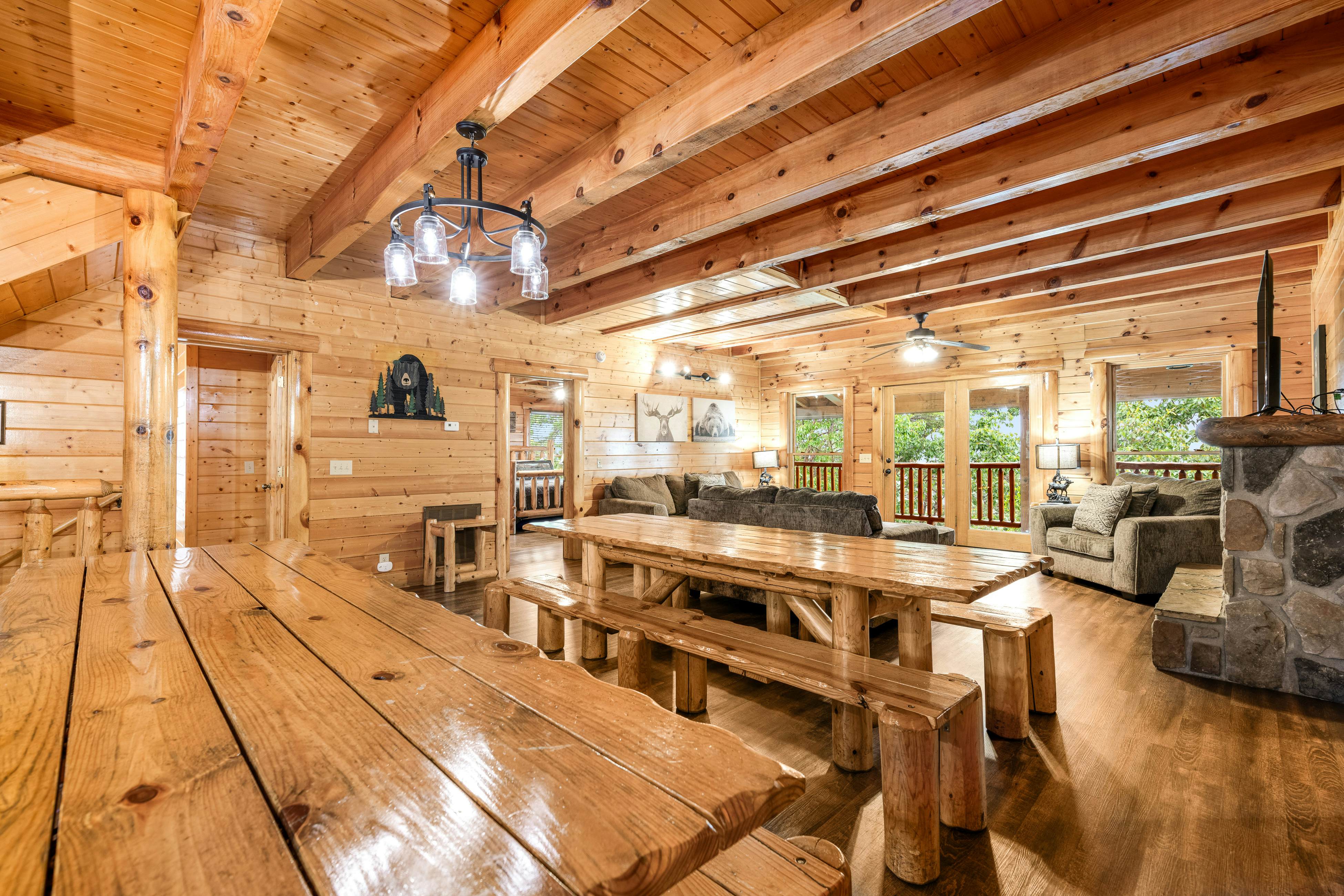 Black Bear Ridge Resort: Valhalla Manor | 12 BD Pigeon Forge, TN ...