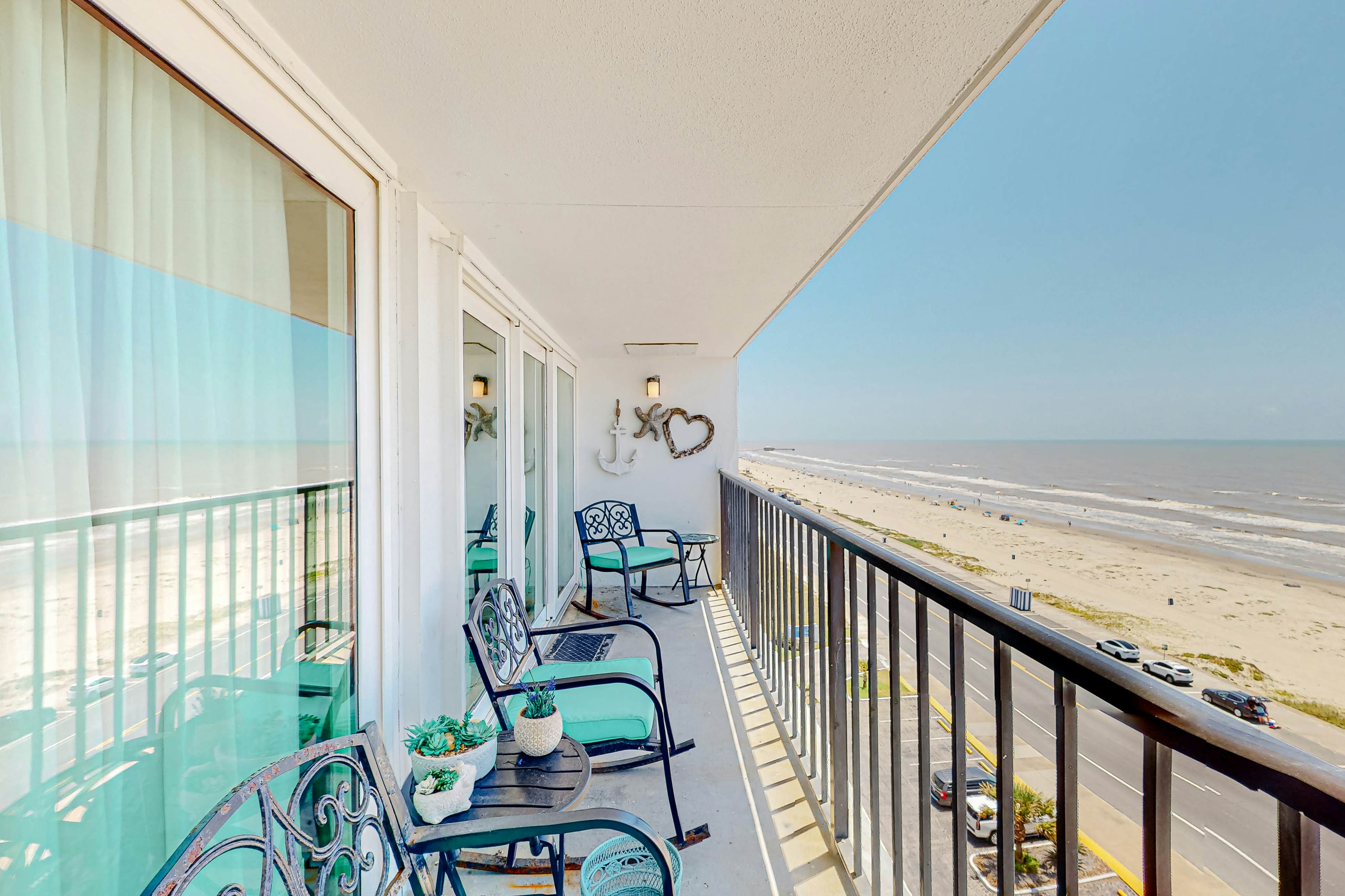 Galveston Beach House Rentals, Condos, Vacation Rentals | Vacasa