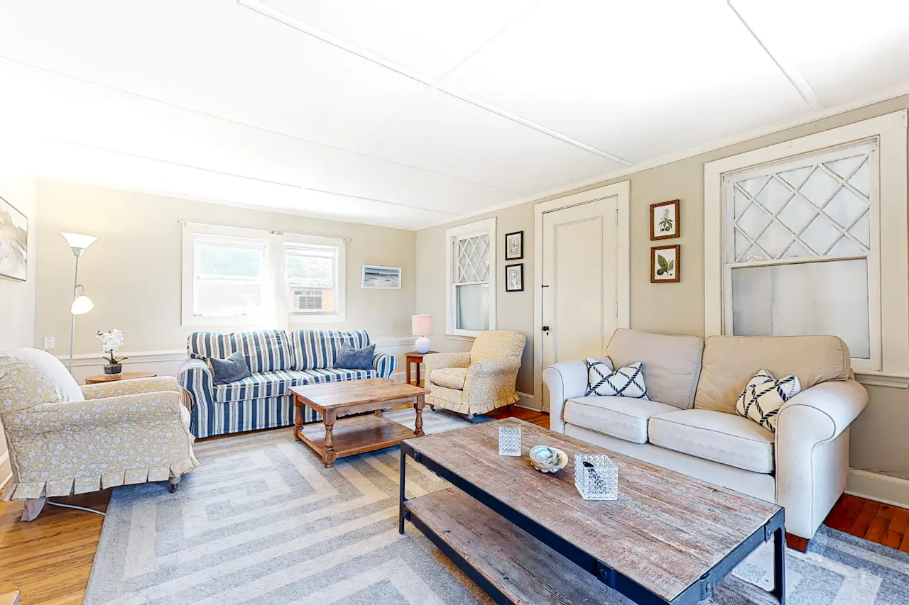 Black Cove Cottage | 2 Bed Manchester-by-the-Sea, MA House | Vacasa