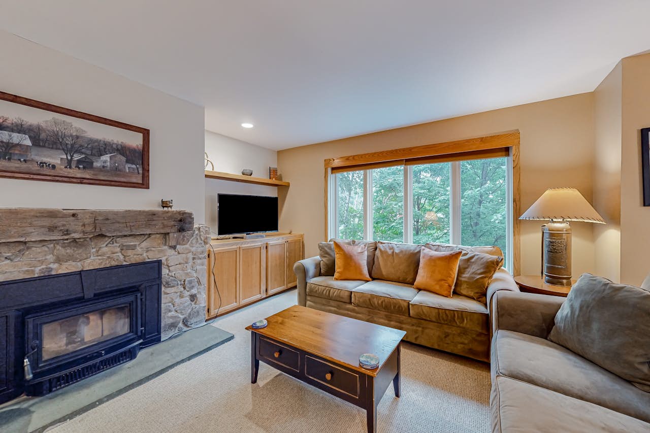 Snow Creek 4 | 2 Bed Warren, VT Condo | Vacasa
