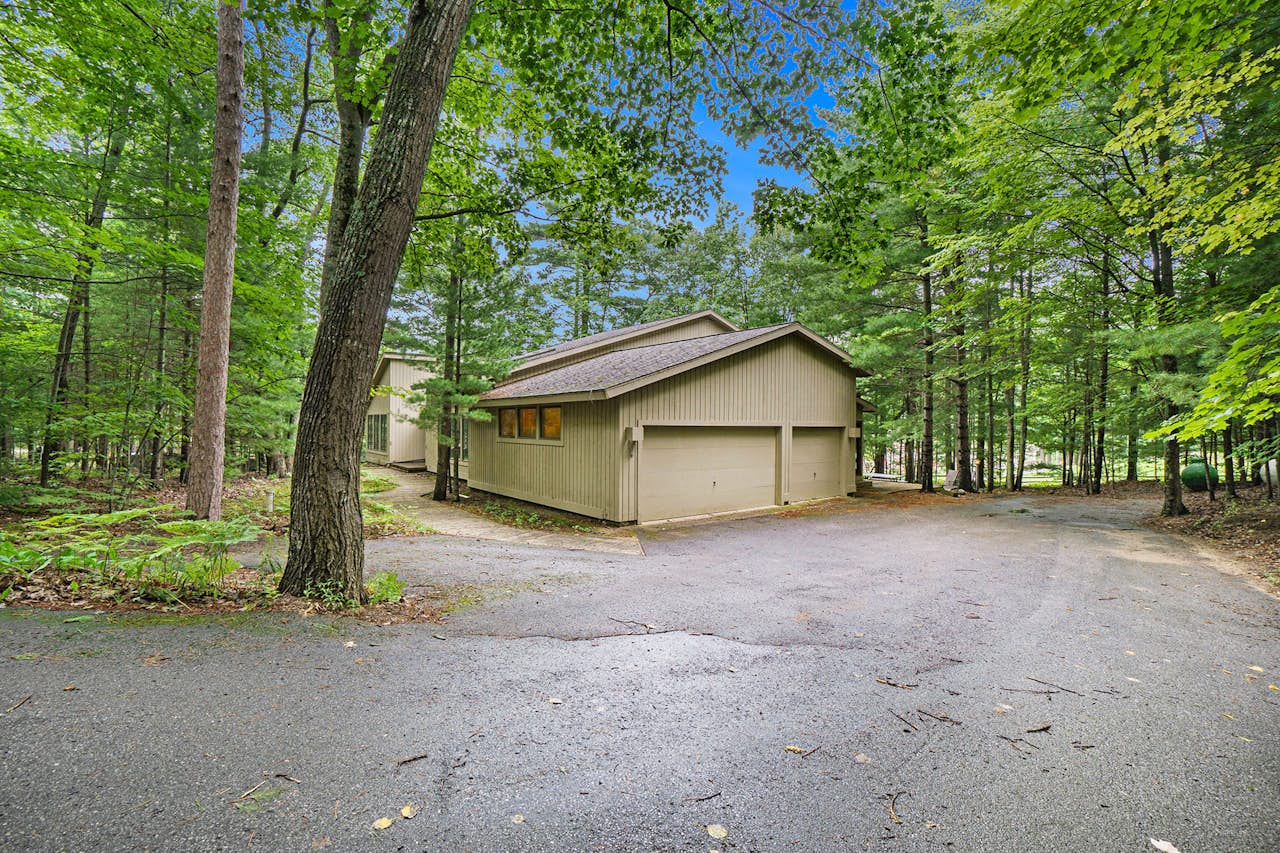 4 Skippers Wood #1 | 1 Bed Glen Arbor, MI Condo | Vacasa