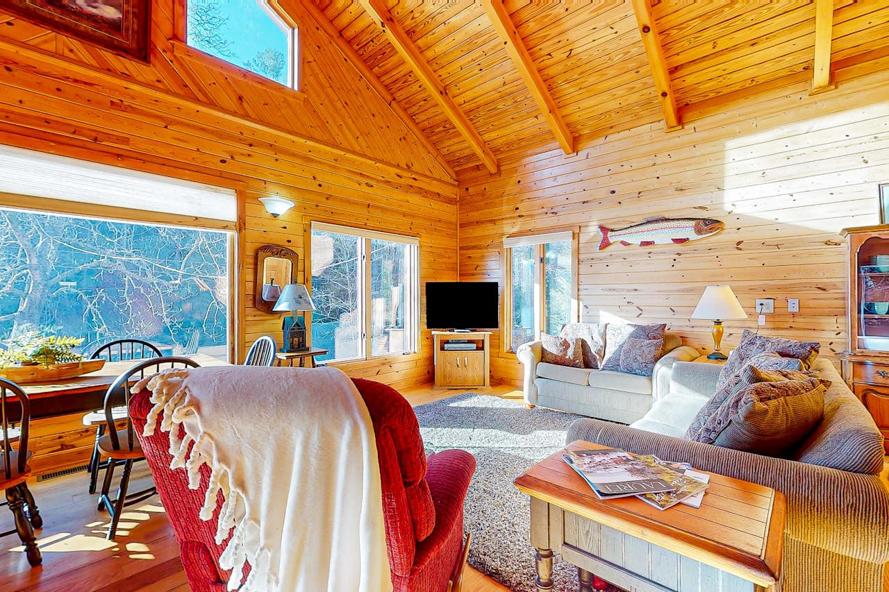 Timpson Cove Haven | 3 Bed Clayton, GA Cabin | Vacasa