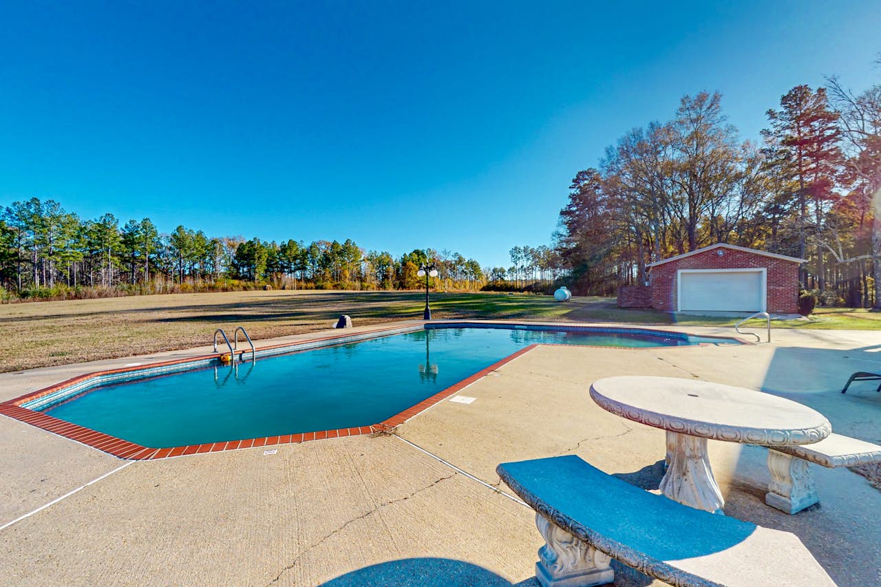 Sprawling Pines Farmstead | 8 BD Magnolia, MS Vacation Rental | Vacasa