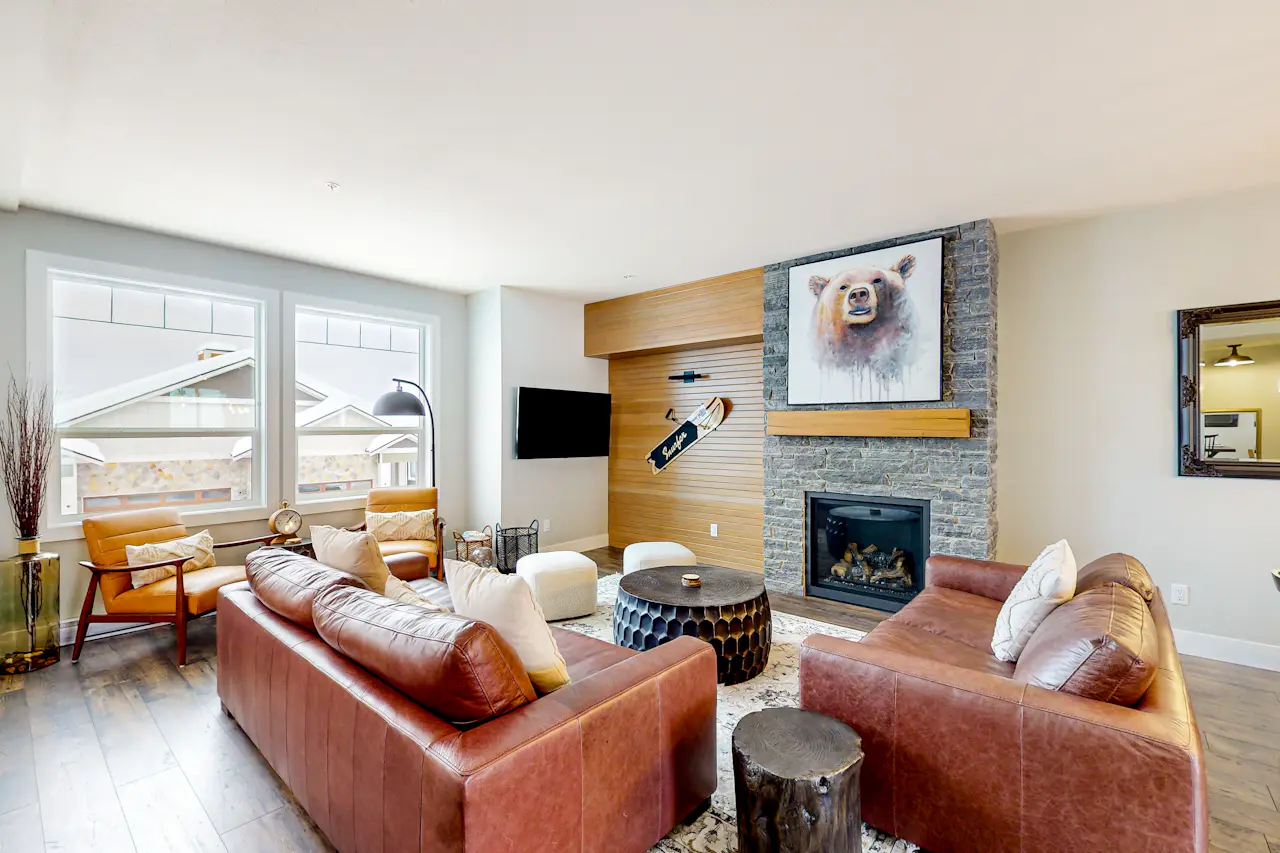 Bear Cave - Grizzly Ridge 260a | 4 Bed Big White Mountain, BC Duplex ...