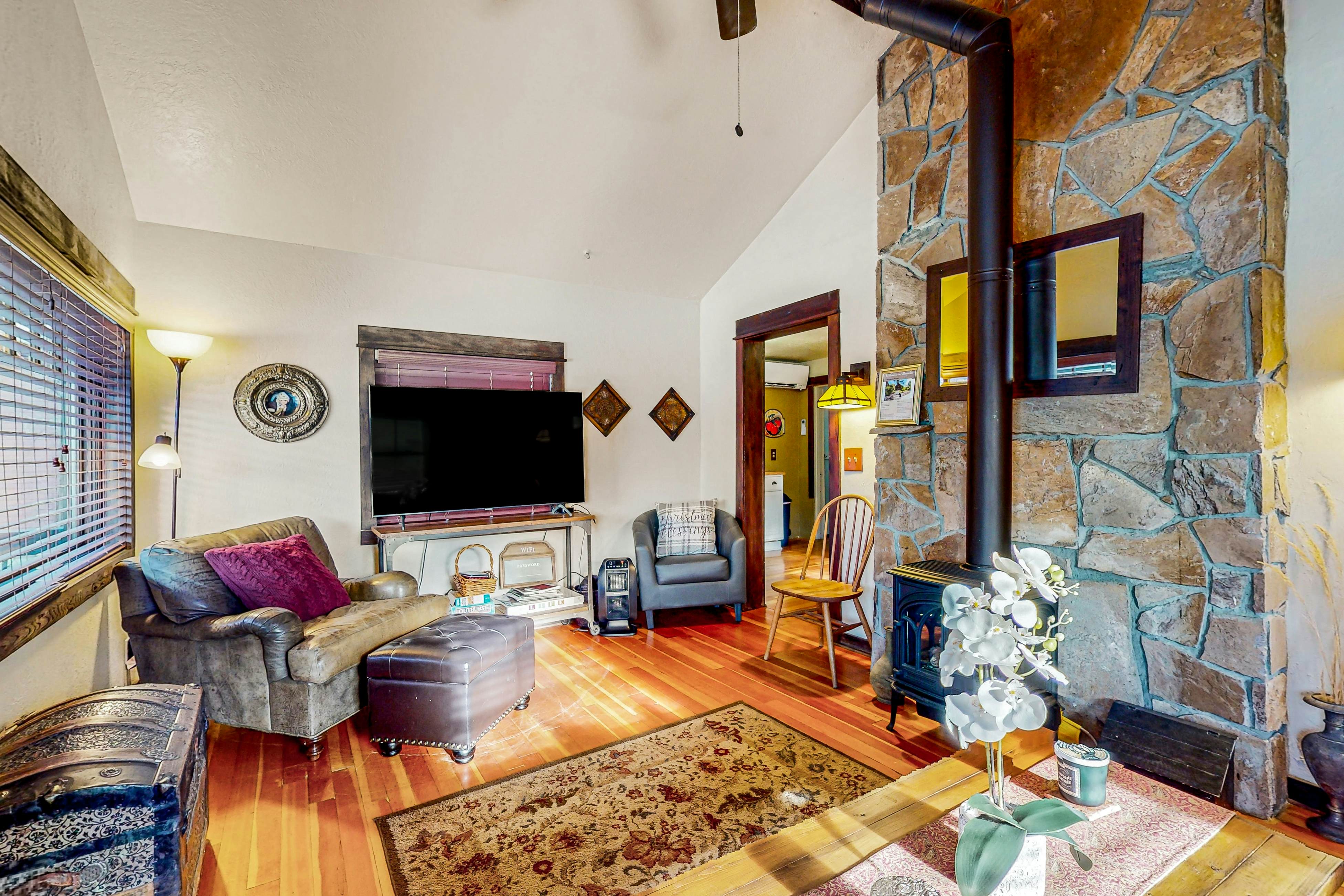 Bend Vacation Rentals, Cabin Rentals, Lodging | Vacasa