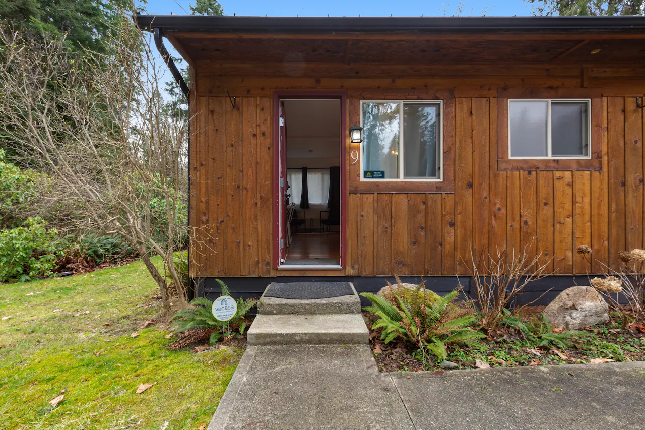 Mount Olympus Suite, Room 9 at Mount Walker Inn | 0 Bed Quilcene, WA ...