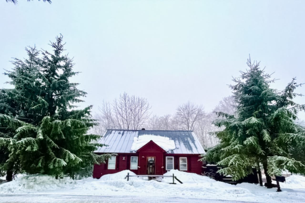 SoMoguly | 4 BD Mount Holly, VT Vacation Rental | Vacasa