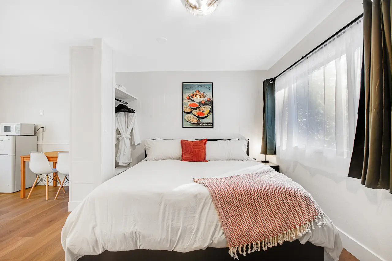 Mount Walker Suite, Room 12 at Mount Walker Inn | 1 Bed Quilcene, WA ...