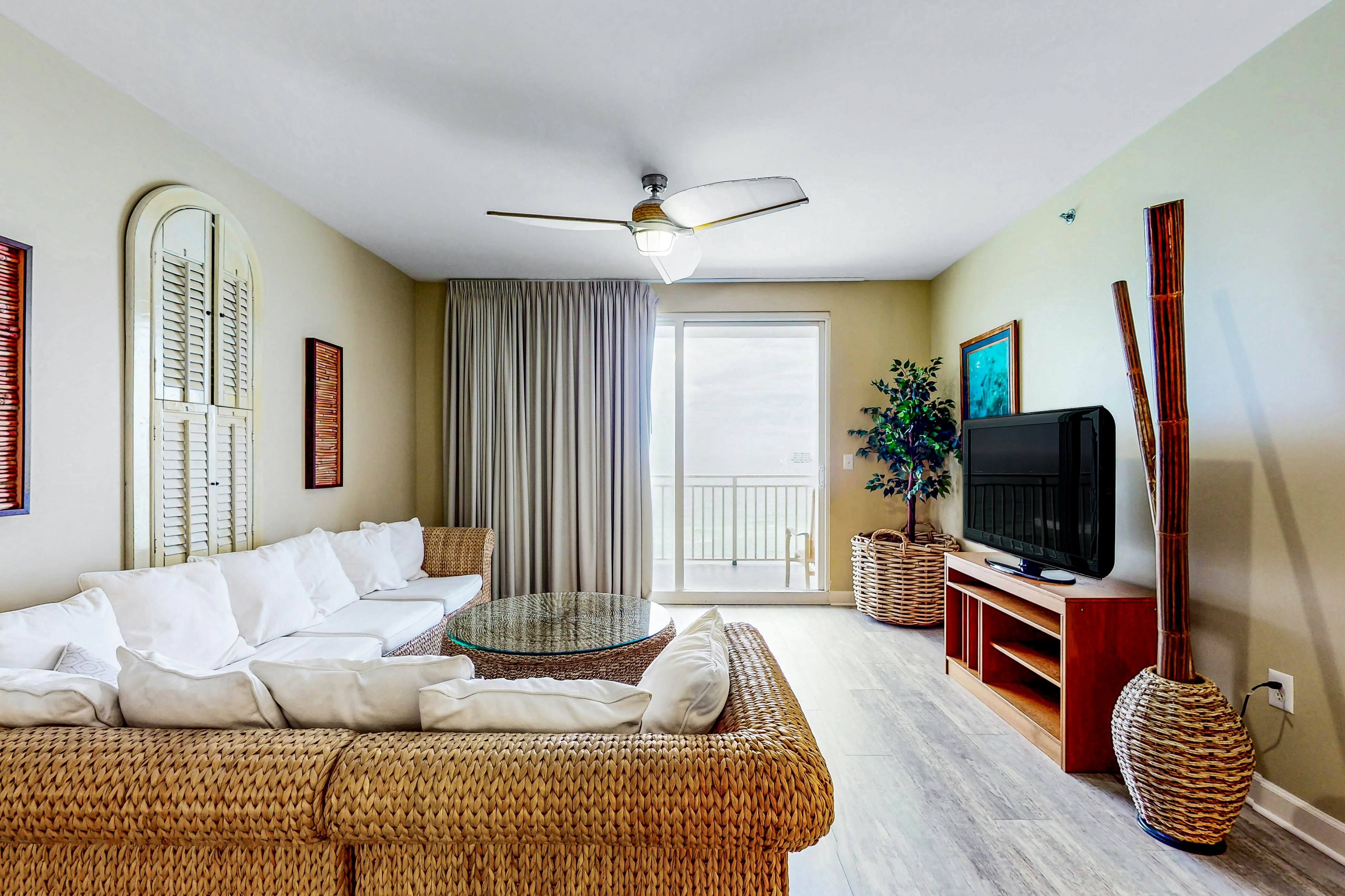 Splash Resort | Panama City Beach Condos, Resort Rentals | Vacasa