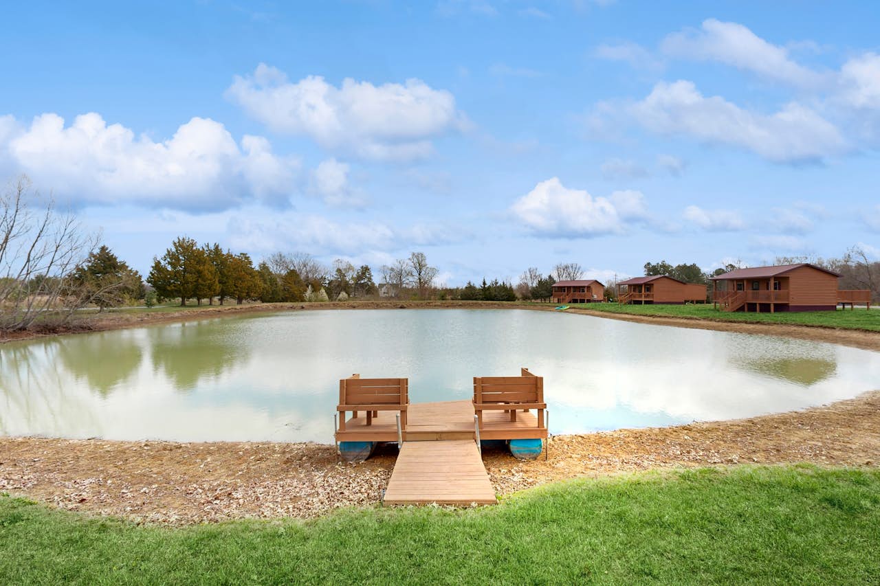 Blue Line Resort Cabin #1 | 0 Bed Murphysboro, IL Studio | Vacasa