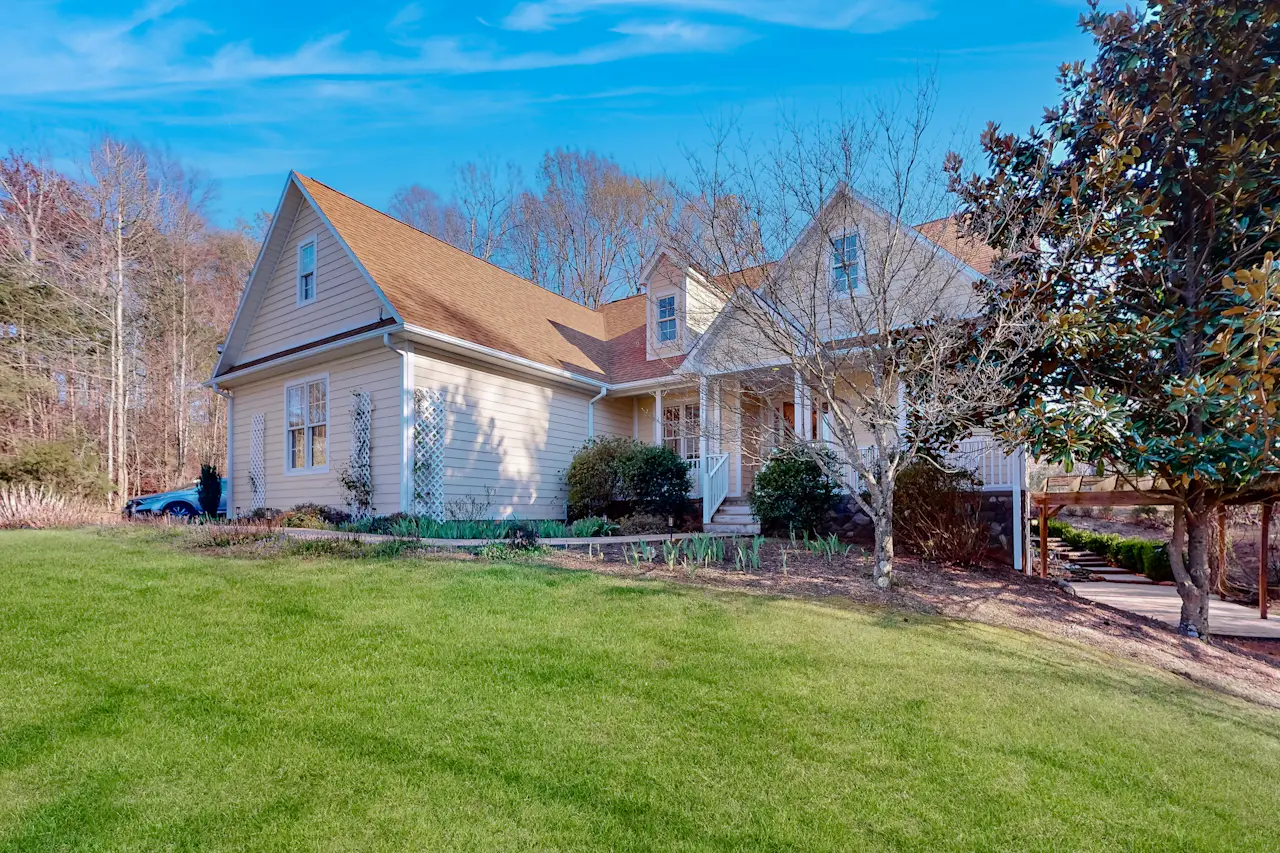 Quiet Fairways | 3 Bed Huddleston, VA House | Vacasa