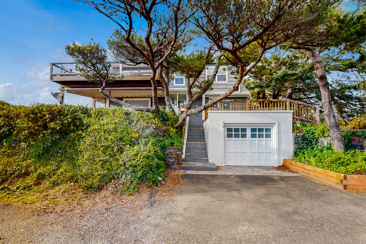 Hallie House ~ MCA 314 | 3 BD Manzanita, OR Vacation Rental | Vacasa