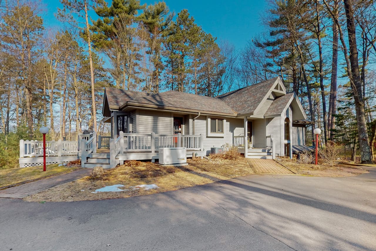 Laeser Lakehome | 3 Bed Hazelhurst, WI House | Vacasa