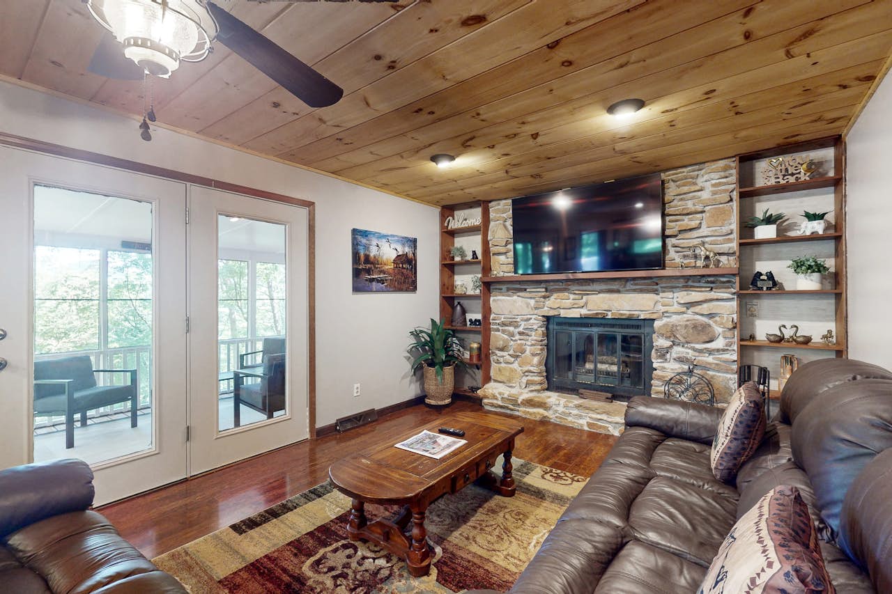 Hillside Cottage | 5 BD Helen, GA Vacation Rental | Vacasa