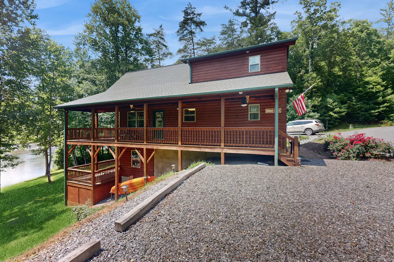 Talking River Chalet | 2 Bed Murphy, NC Cabin | Vacasa