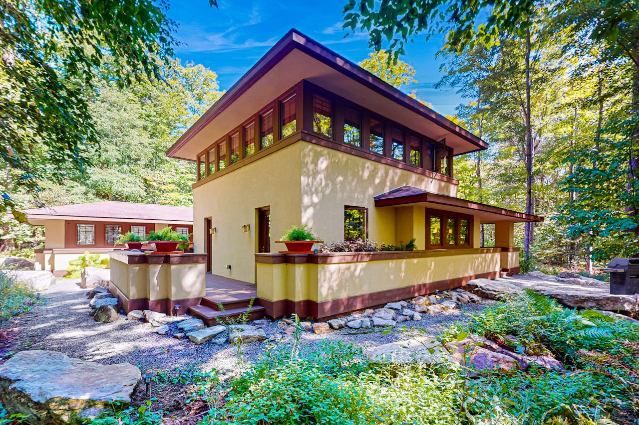 Deep Creek’s ONLY Frank Lloyd Wright Inspired Prairie Home - Fleur de ...