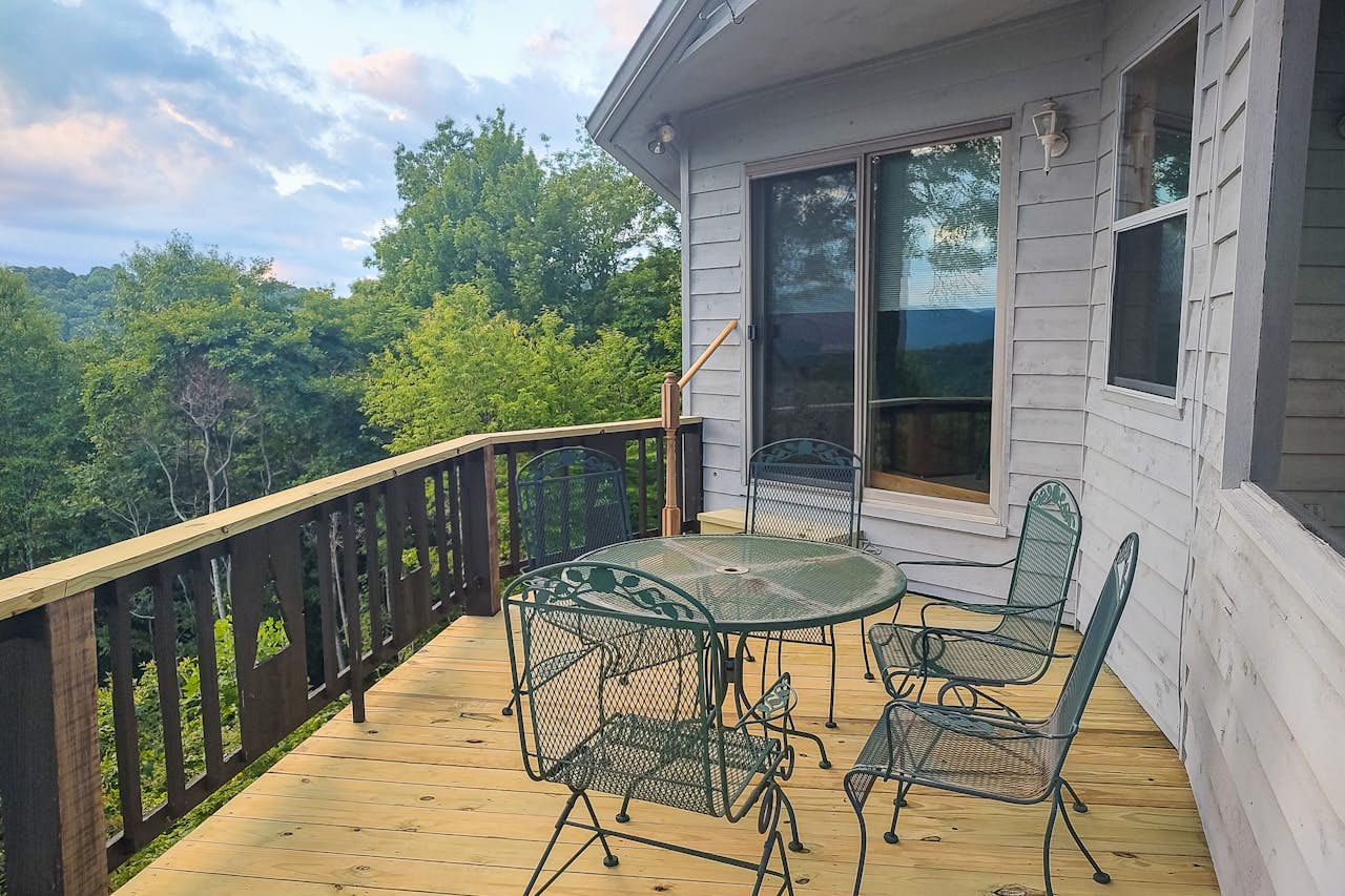Mountain Getaway | 4 BD Topton, NC Vacation Rental | Vacasa