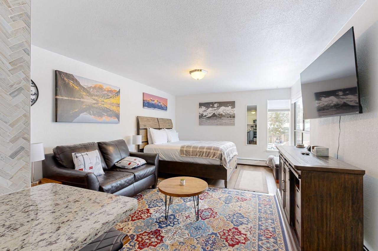 The Peak Pad | 0 Bed Vail, CO Studio | Vacasa