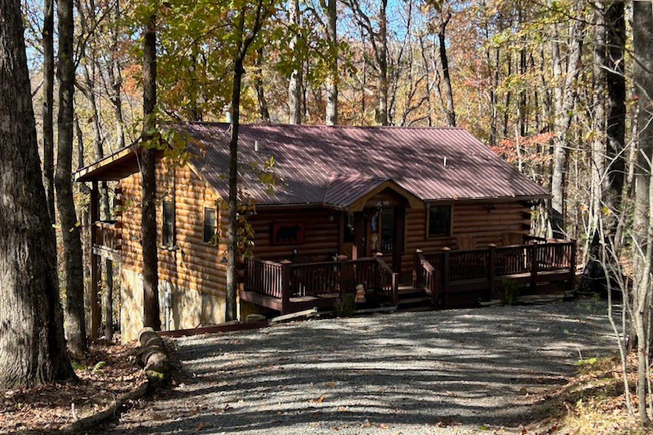 AliJay Cabin | 2 Bed Cherry Log, GA Cabin | Vacasa