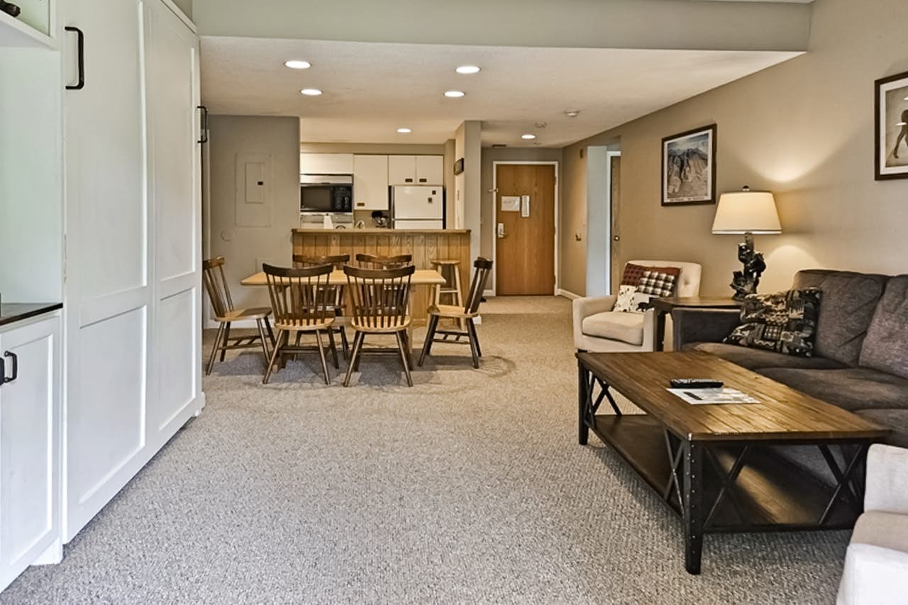 Riverview Condo at Rivergreen | 1 BD Lincoln, NH Vacation Rental | Vacasa