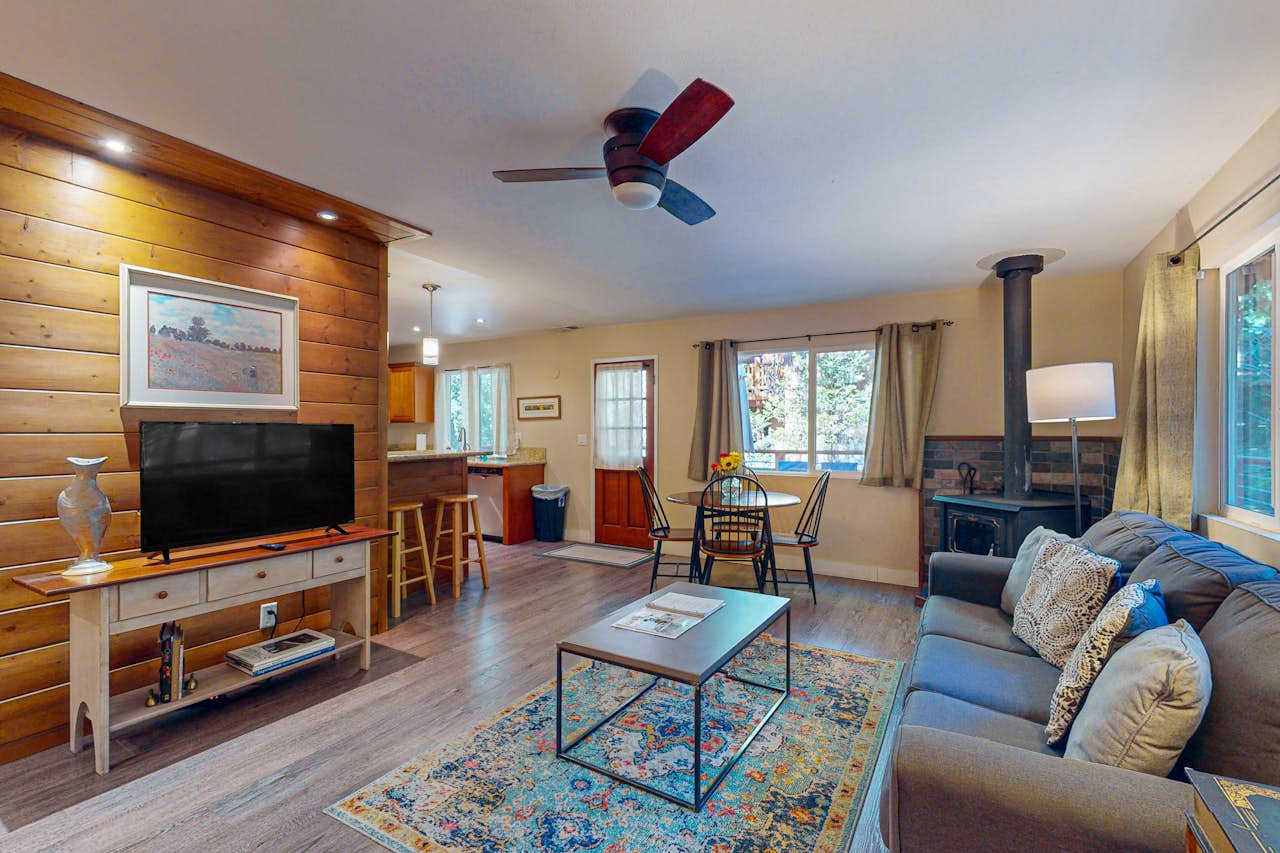 Casa Tahquitz | 3 BD Idyllwild, CA Vacation Rental | Vacasa