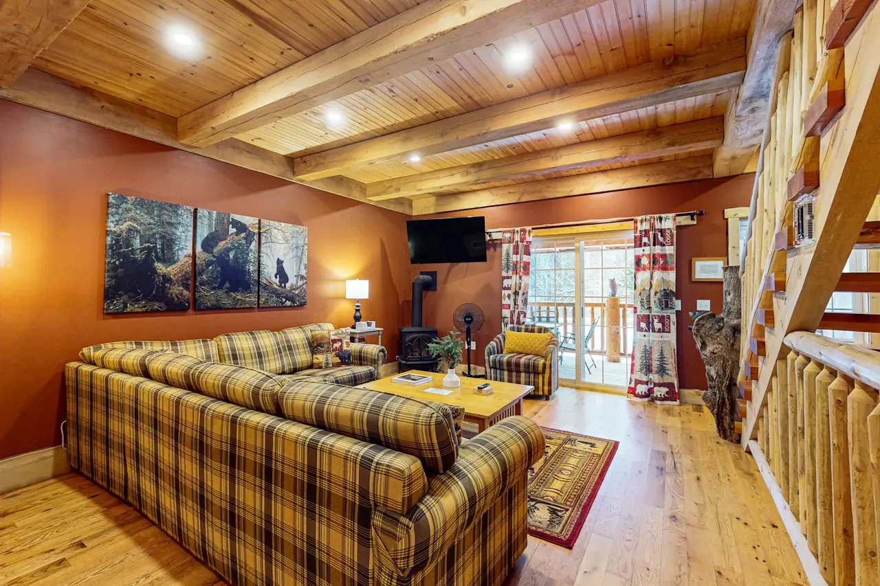 Black Bear Lodge Unit 1 | 3 Bed Smuggles Notch, VT Condo | Vacasa