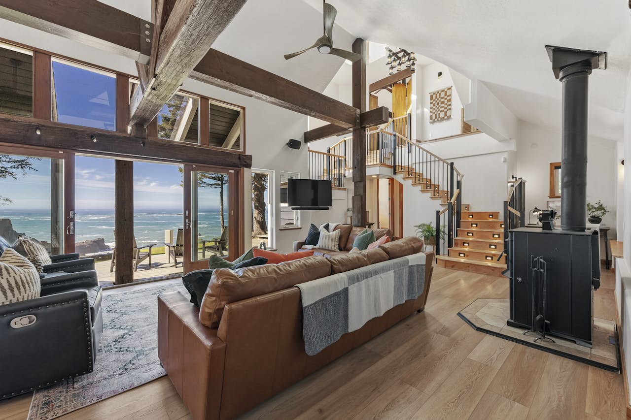 Pirate Cove Retreat -Main Home & Cottage | 4 Bed Gold Beach, OR House ...