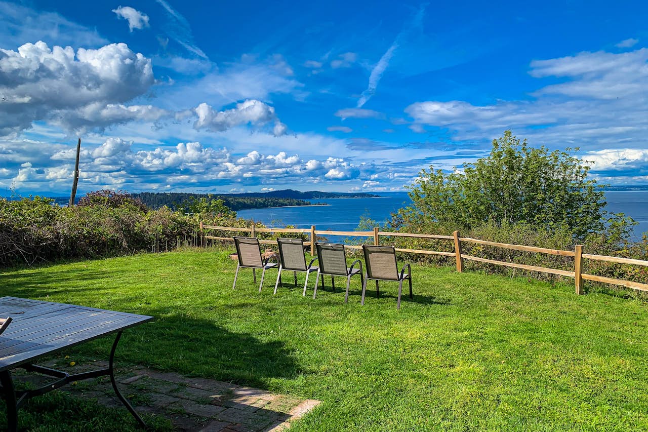 Vashon Island Retreat | 2 Bed Vashon, WA House | Vacasa