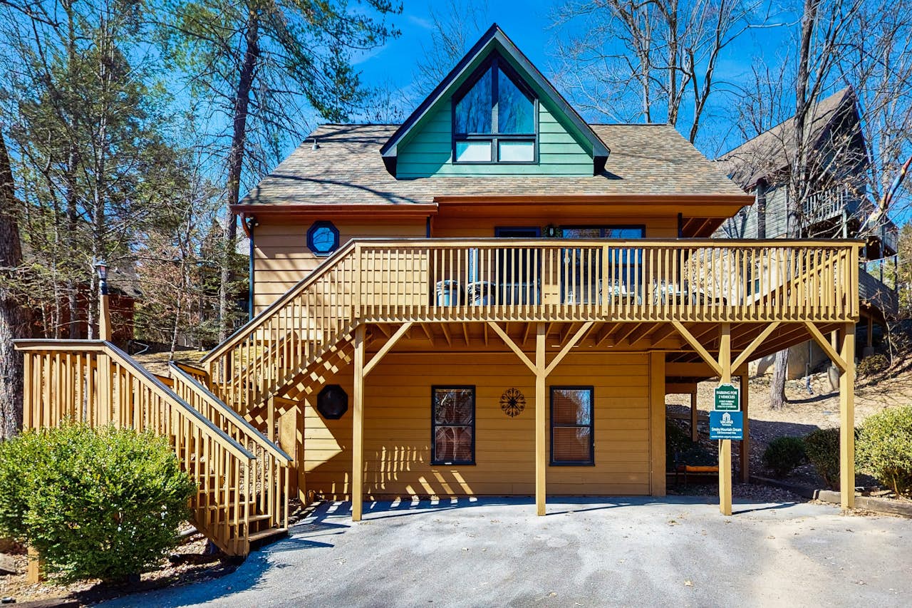 Smoky Mountain Dream | 2 Bed Pigeon Forge, TN Cabin | Vacasa
