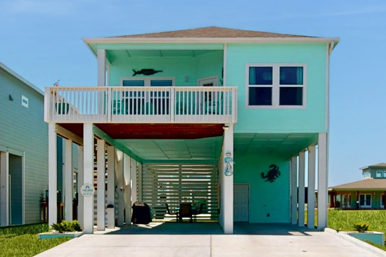 Dolphin Deck | 3 Bed Rockport, TX House | Vacasa