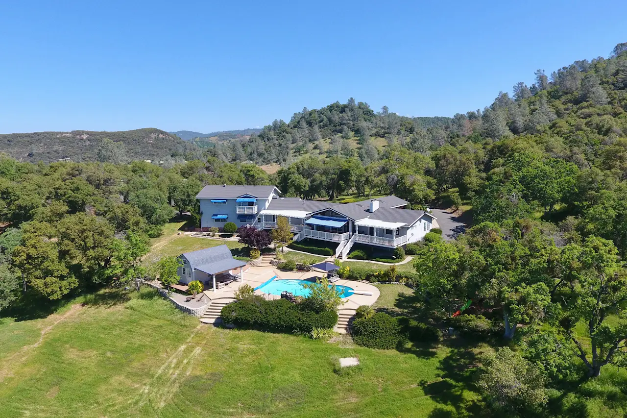 Whispering Oaks Estate | 5 Bed Murphys, CA House | Vacasa