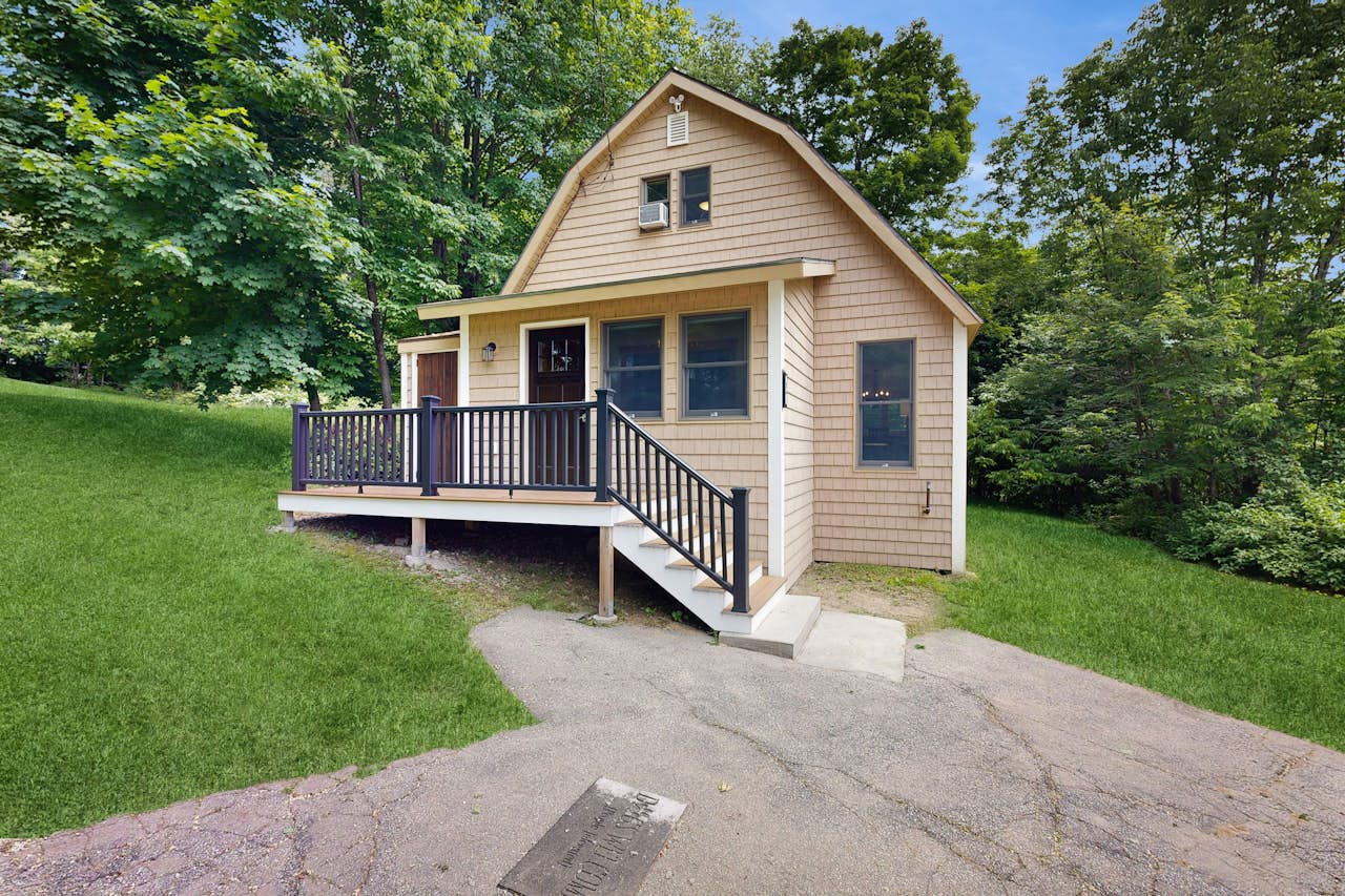 Summit & Stroll Cabin | 2 Bed North Conway, NH House | Vacasa