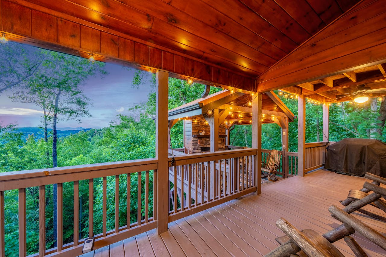 Red Oak Luxe Mountain Cabin | 3 Bed Blue Ridge, GA Cabin | Vacasa