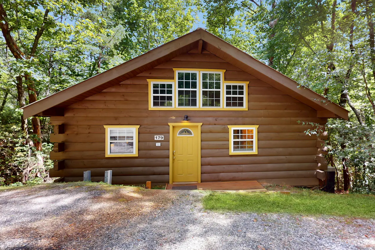 Idlewild Cabin | 1 Bed Sautee Nacoochee, GA Cabin | Vacasa