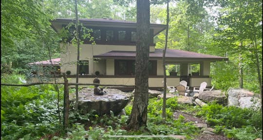 Deep Creek’s ONLY Frank Lloyd Wright Inspired Prairie Home - Fleur de ...