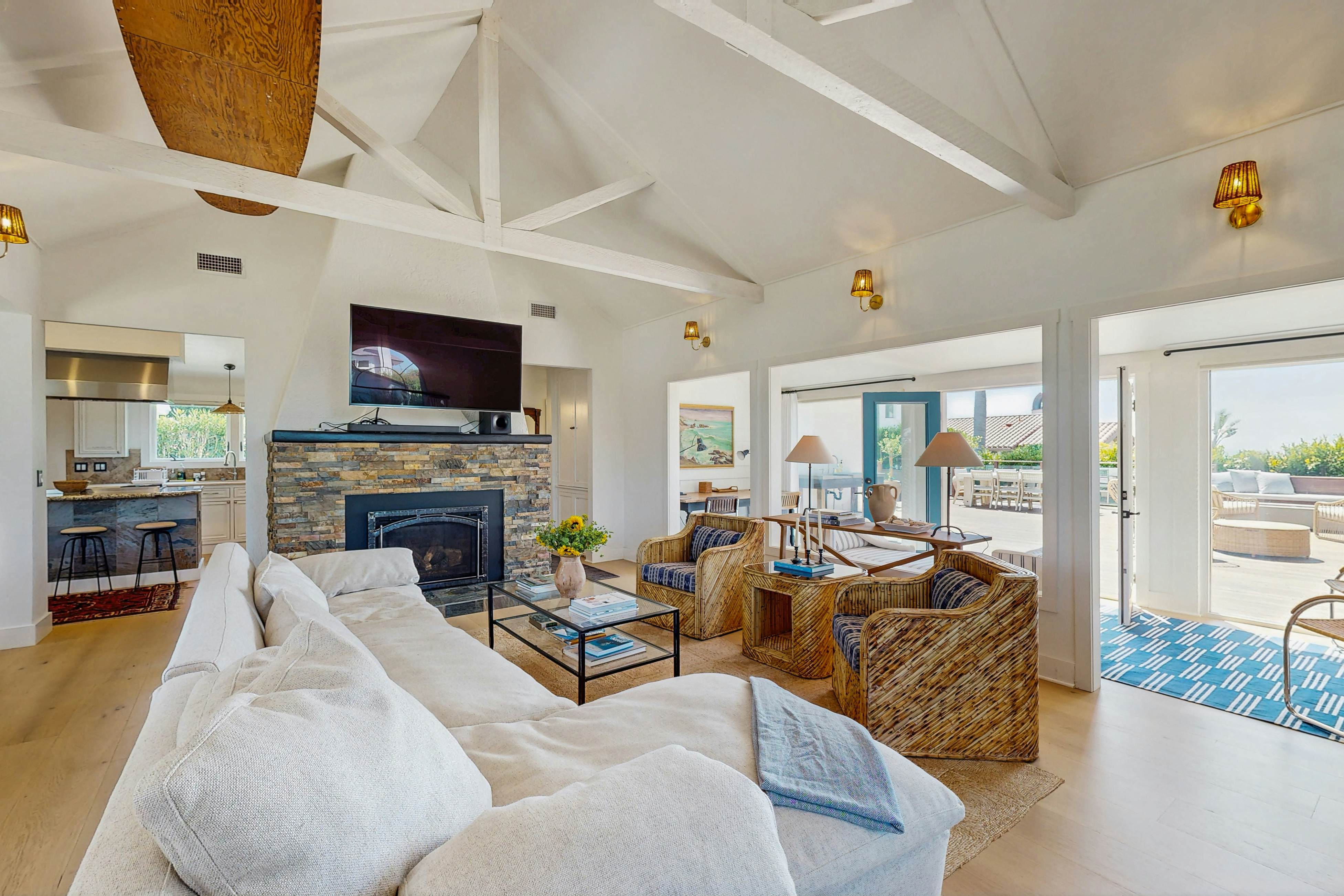 Southern California Beach House Rentals, Vacation Rentals | Vacasa