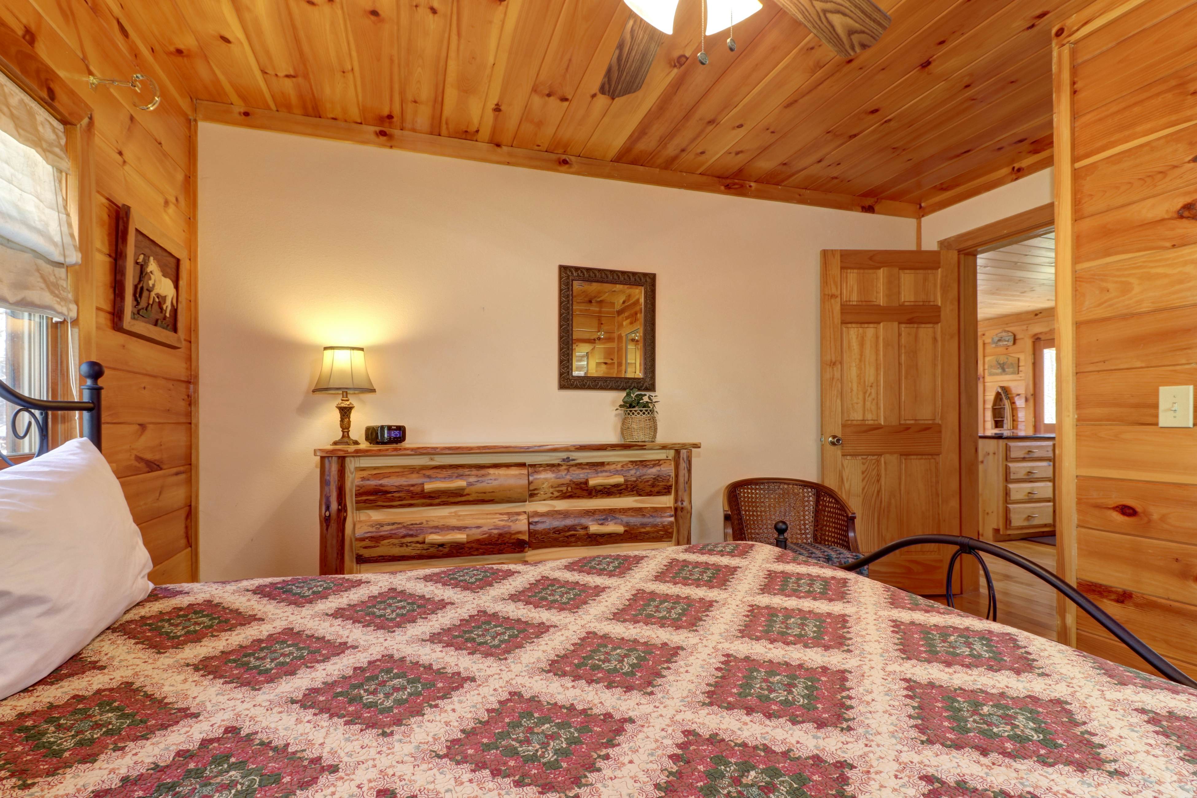 Jacob's Ridge Hideaway | 2 BD Blue Ridge, GA Vacation Rental | Vacasa