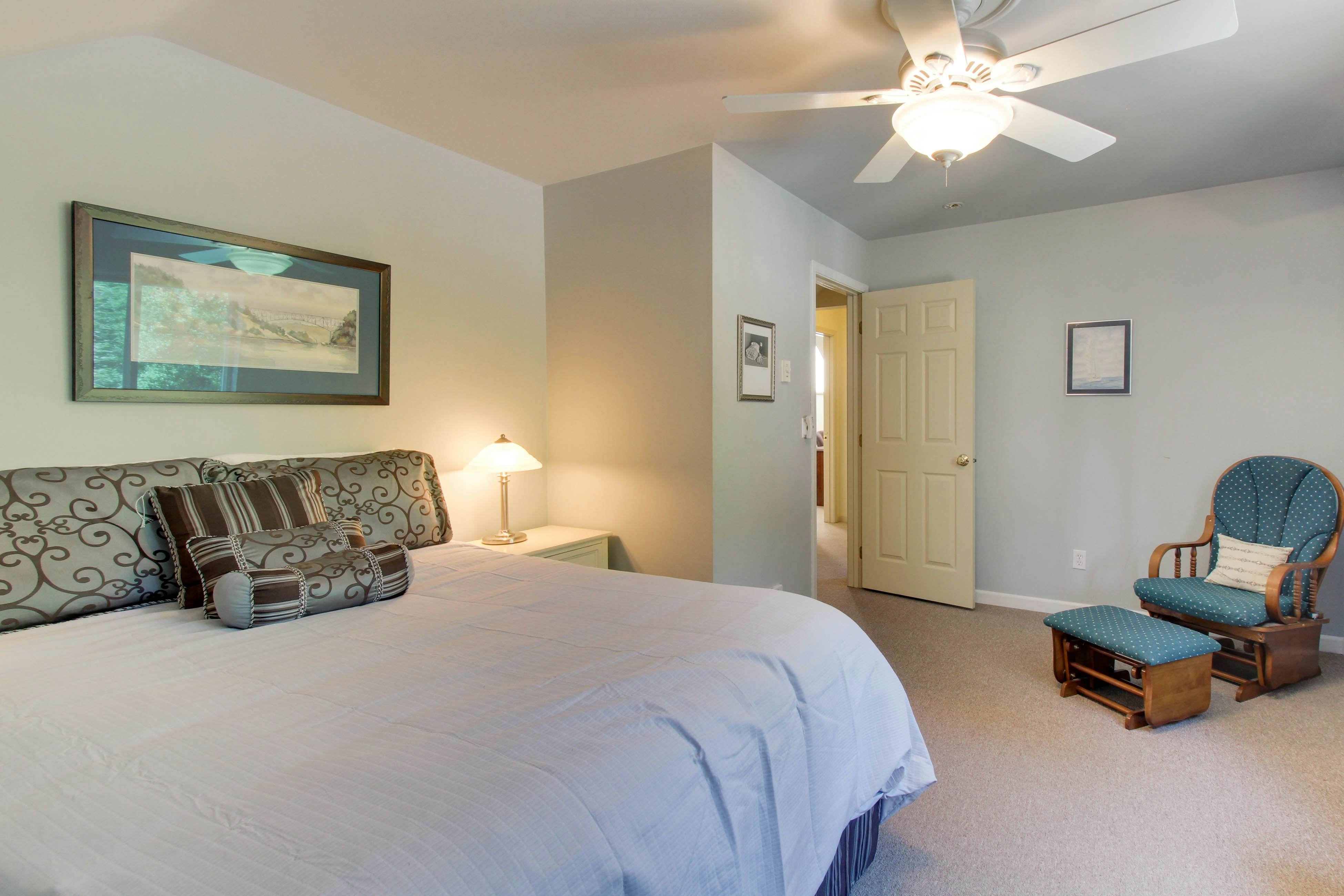 Goss Lake Getaway | 4 BD Langley, WA Vacation Rental | Vacasa