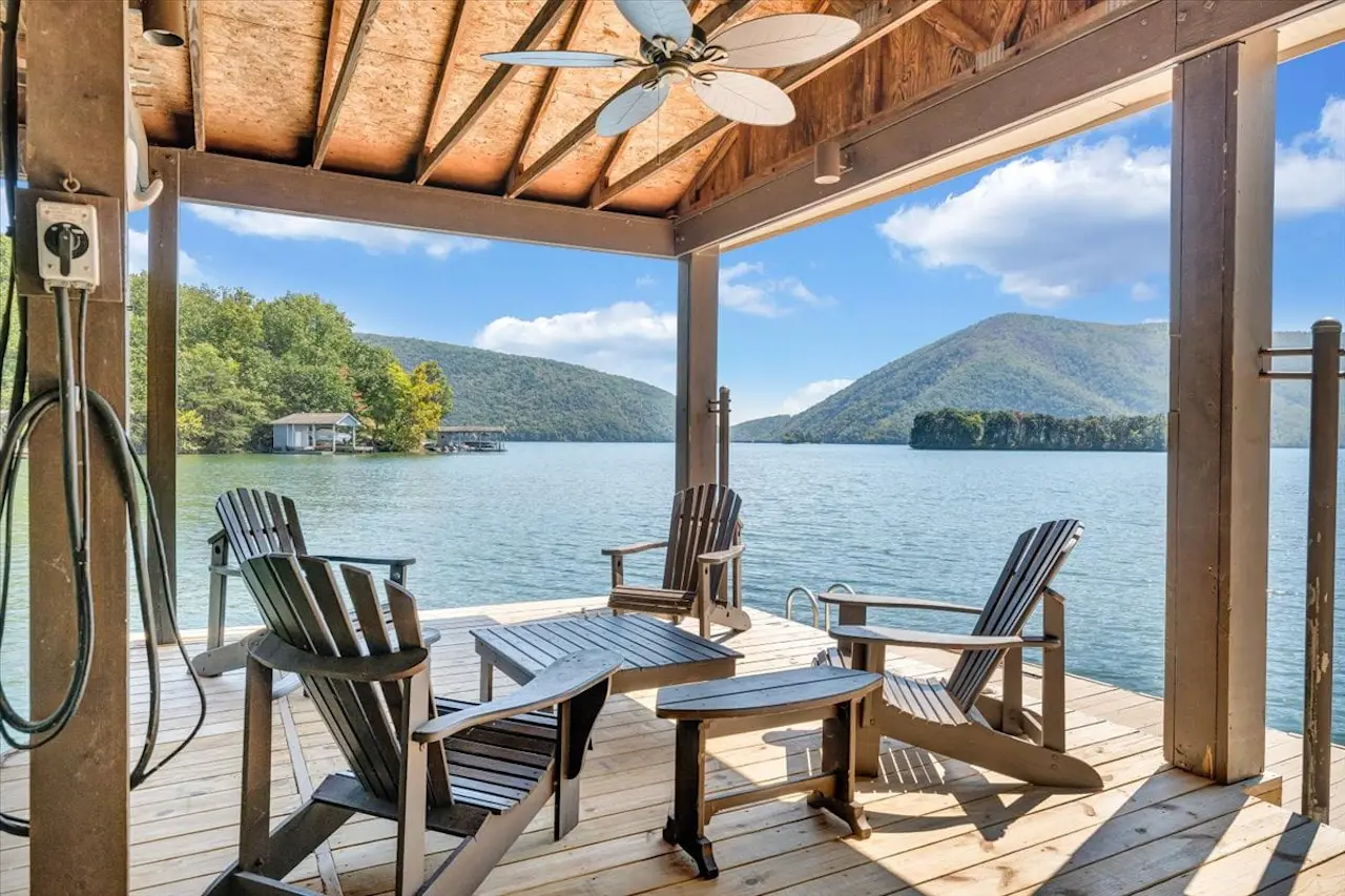 LAKE Allure | 4 Bed Huddleston, VA House | Vacasa