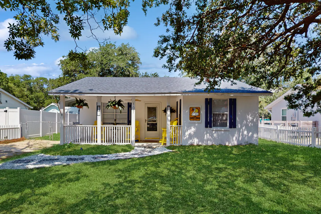 OAI123 Sandy Swan | 2 Bed Oak Island, NC House | Vacasa