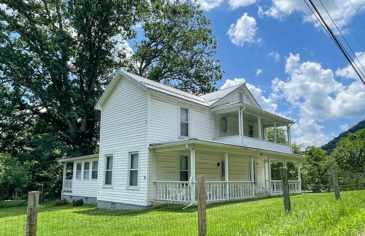 3 Br: The Shay Inn | 3 Bed Cass, WV House | Vacasa