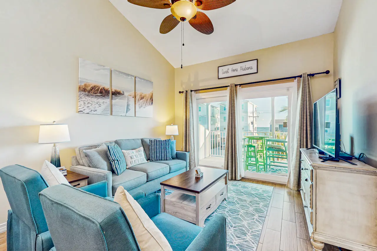Water-view condo with pool, BBQs, beach access, fishing dock, balcony ...