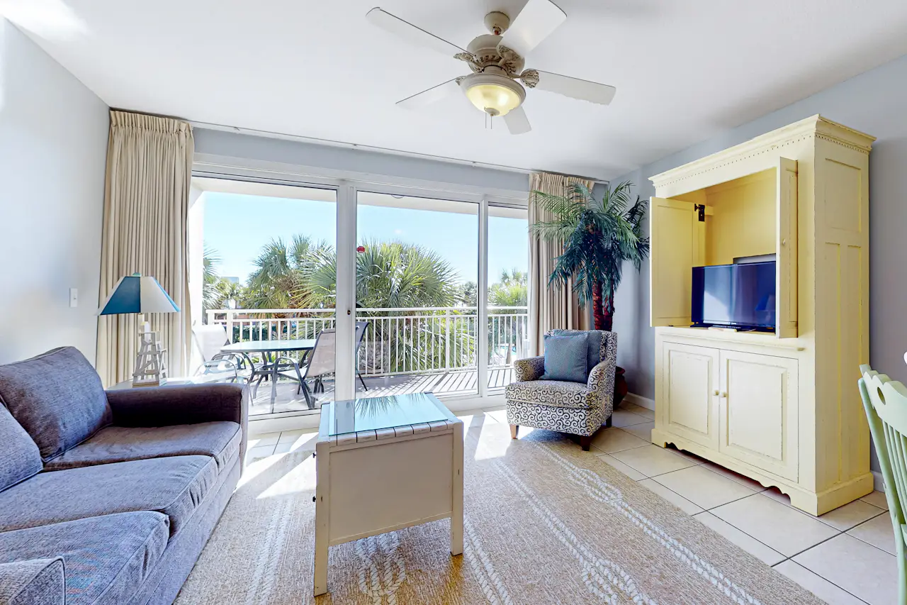 Beautiful, waterfront condo w/ two shared pools, gym, & easy beach ...