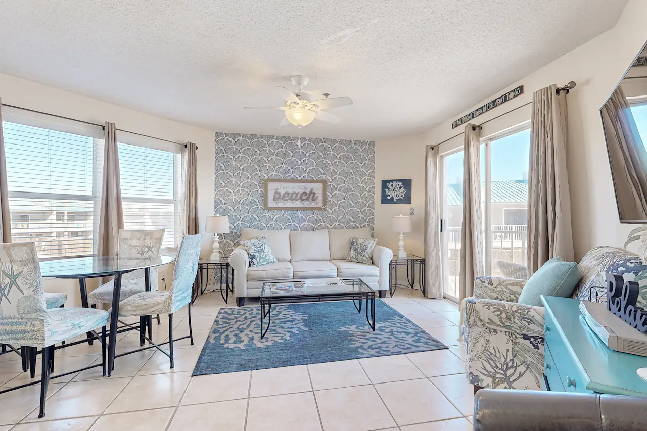 2nd Floor coastal condo, Steps to the gulf, Quick drive to ...
