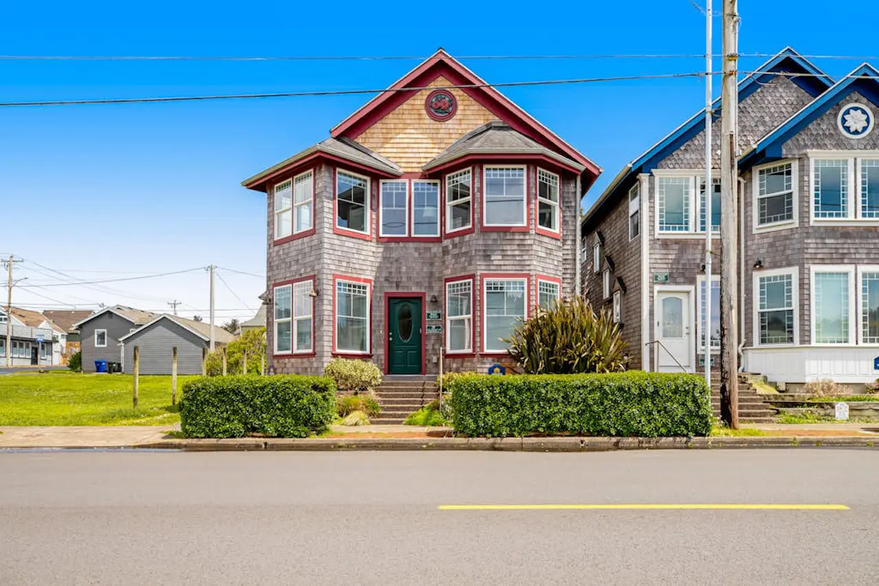 Fairhaven - Wakefield House & Applegate House | 8 Bed Newport, OR House ...