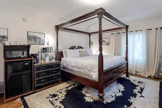 Julia Metelmann | 1 Bed Santa Barbara, CA Apartment | Vacasa